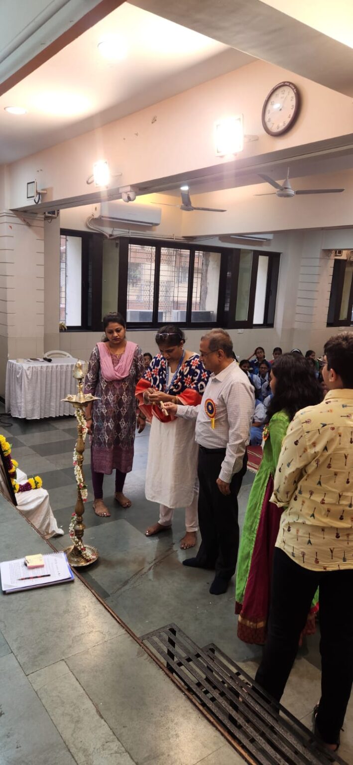 Felicitation Program – Sane Guruji Vidyalaya English Medium School